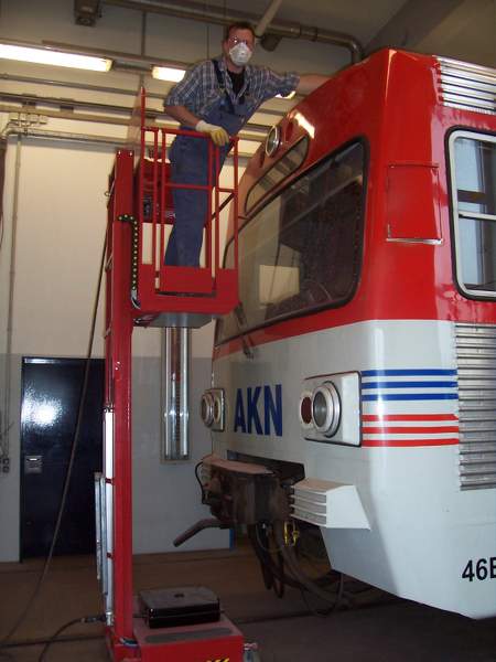 Access Platforms - Mobile LIFT-MAN