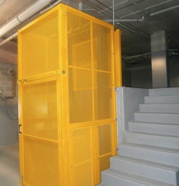 Compact Goods Hoist - Materials Handling