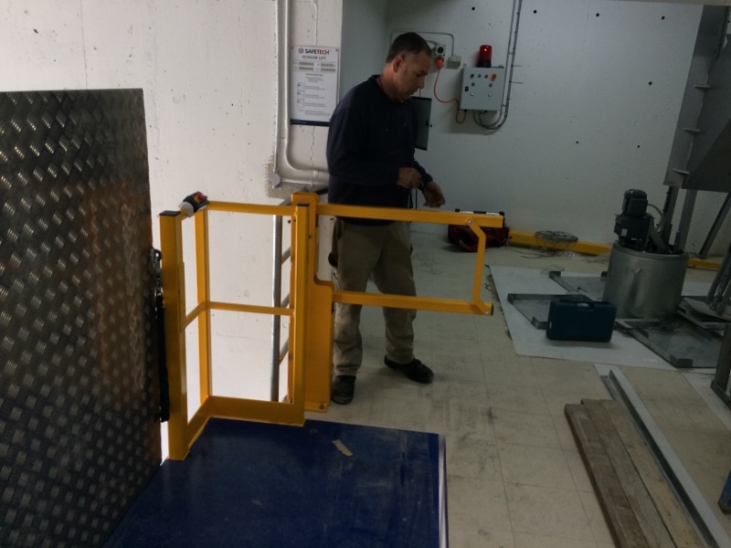 Dock Hoist - Materials Handling
