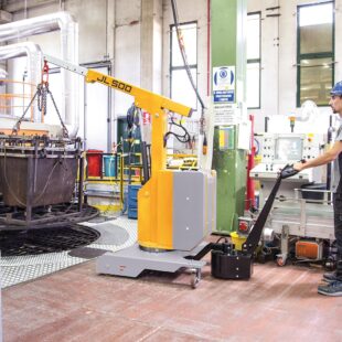 Floor Crane Mobile Counterbalanced - Materials Handling