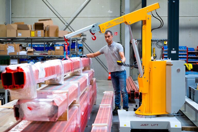 Floor Crane Mobile Counterbalanced - Materials Handling