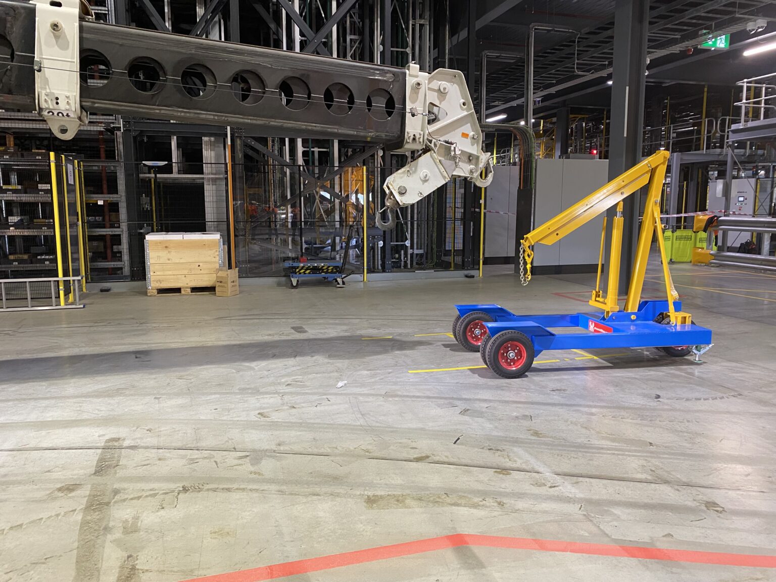 Floor Cranes Mobile Workshop - Materials Handling