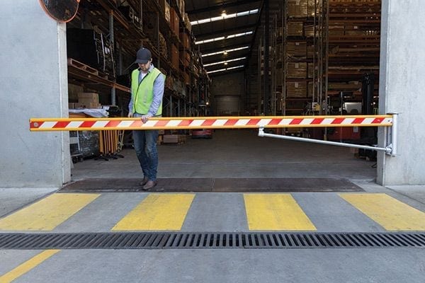 Manual and Self-Closing Swing Gates - Materials Handling